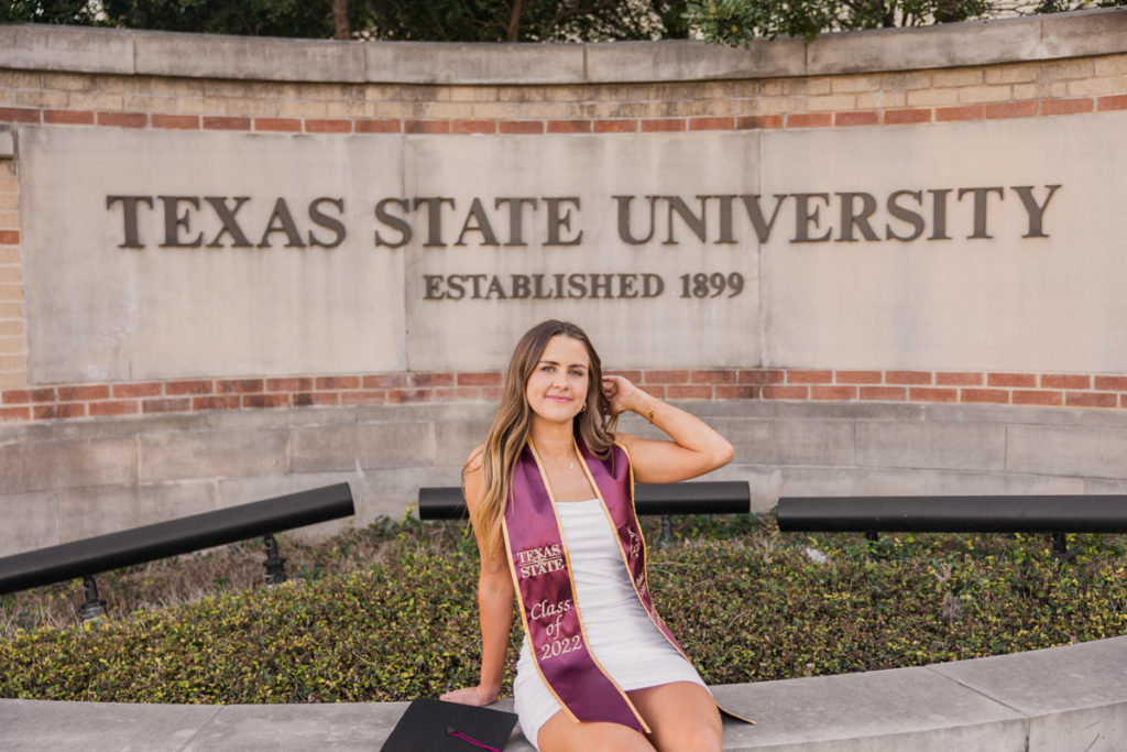Texas State Senior Photos | Jennifer + Her Dog! - www ...
