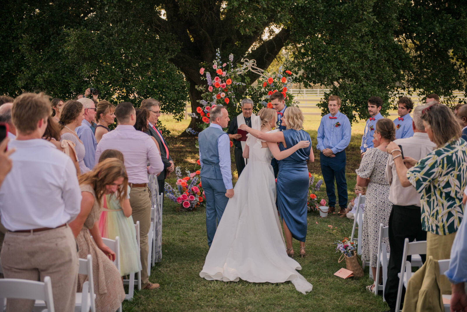 Explained: Second Photographers - www.laurengarrisonphotography.com