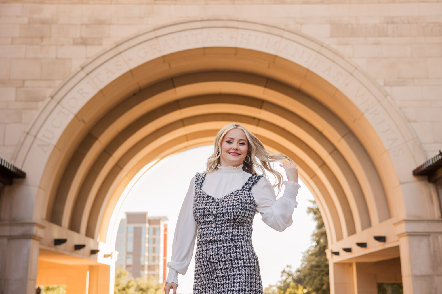 Texas State Senior Photos | Ellie - www.laurengarrisonphotography.com