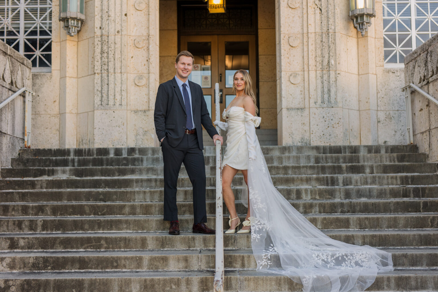 Courthouse + Hotel Ella Engagement Photos | Ale & Zack - www ...