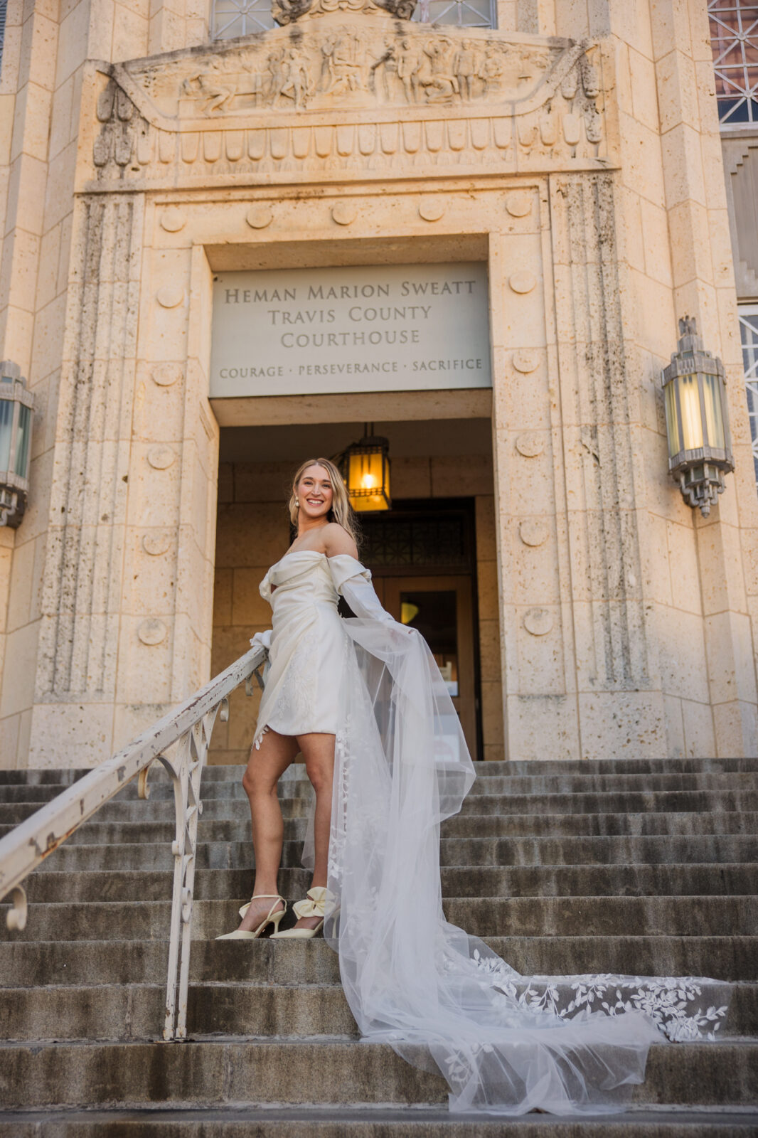 Courthouse + Hotel Ella Engagement Photos | Ale & Zack - www ...